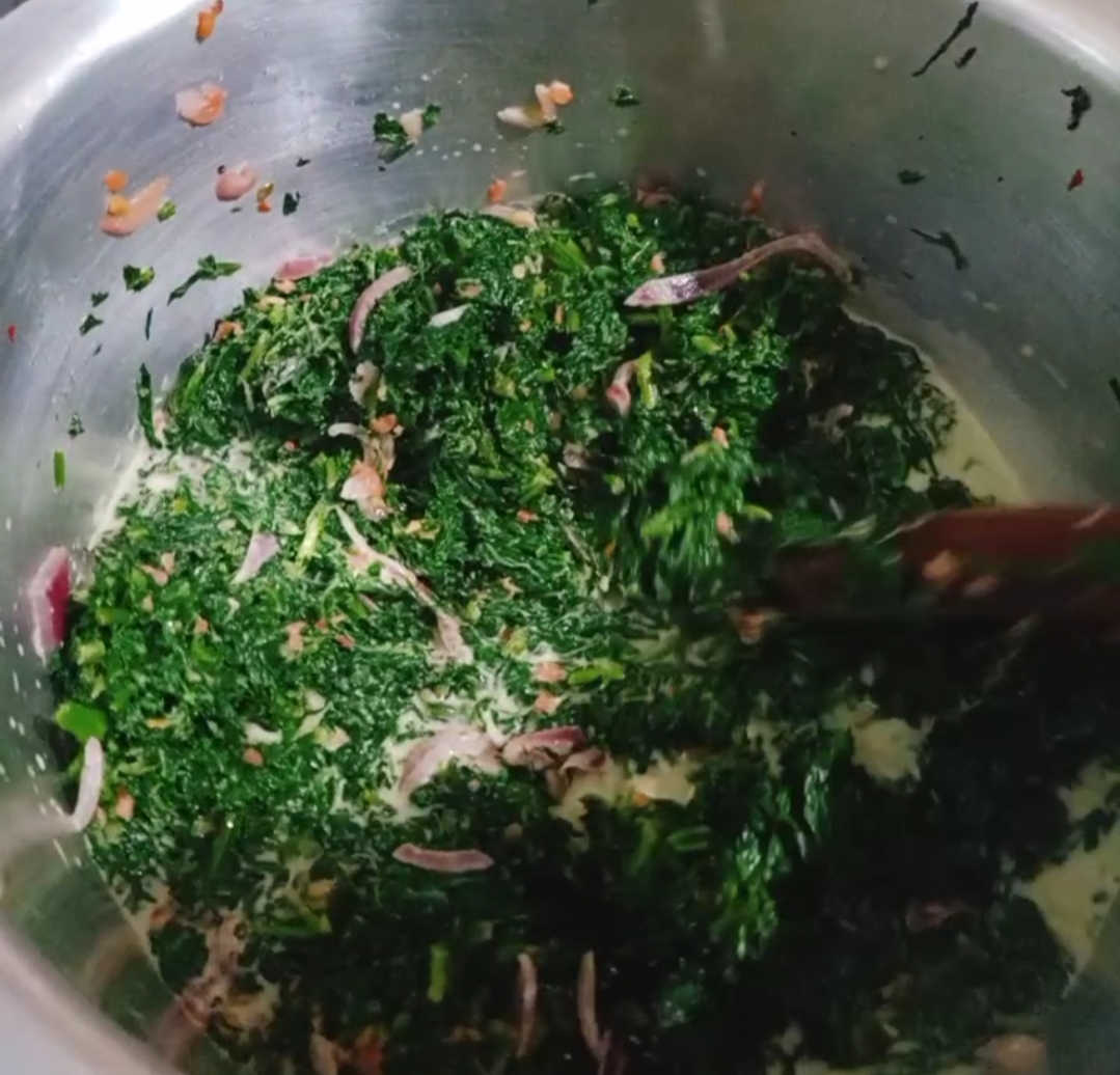 Easy Creamed Managu (African Nightshade) | Gwen Jikoni